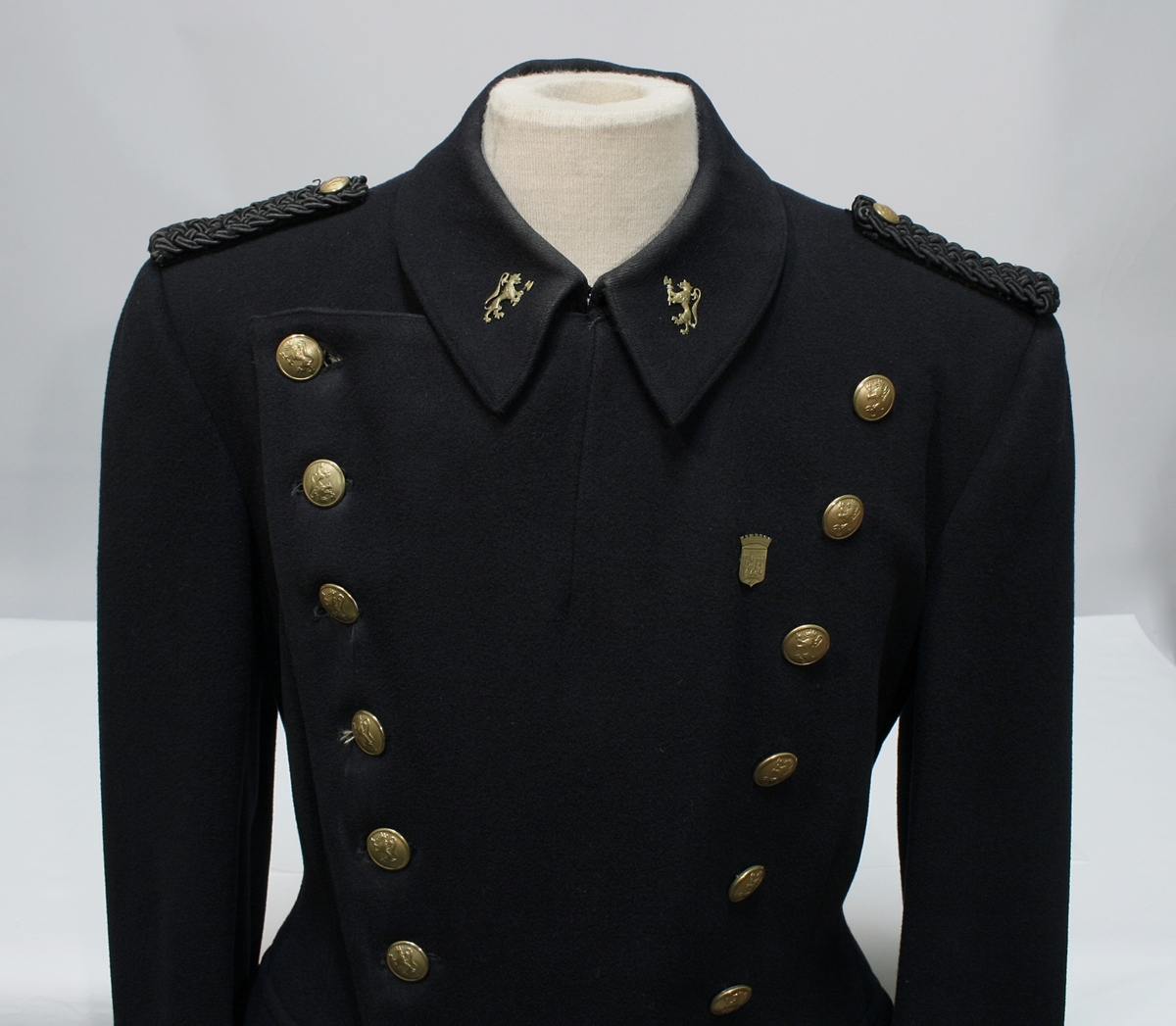 Politiuniform M/1935 - Justismuseet / DigitaltMuseum