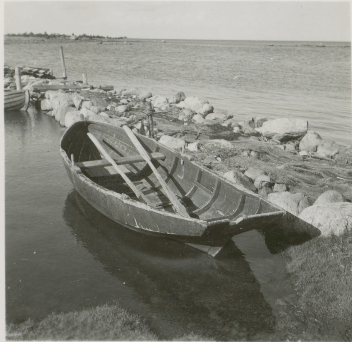 En eka på en hamn i Ragnabo. - Kalmar läns museum / DigitaltMuseum