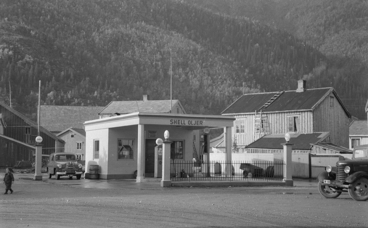 Shell bensinstasjon. Bygd i 1933 av Halvdan Vik. - Helgeland Museum ...