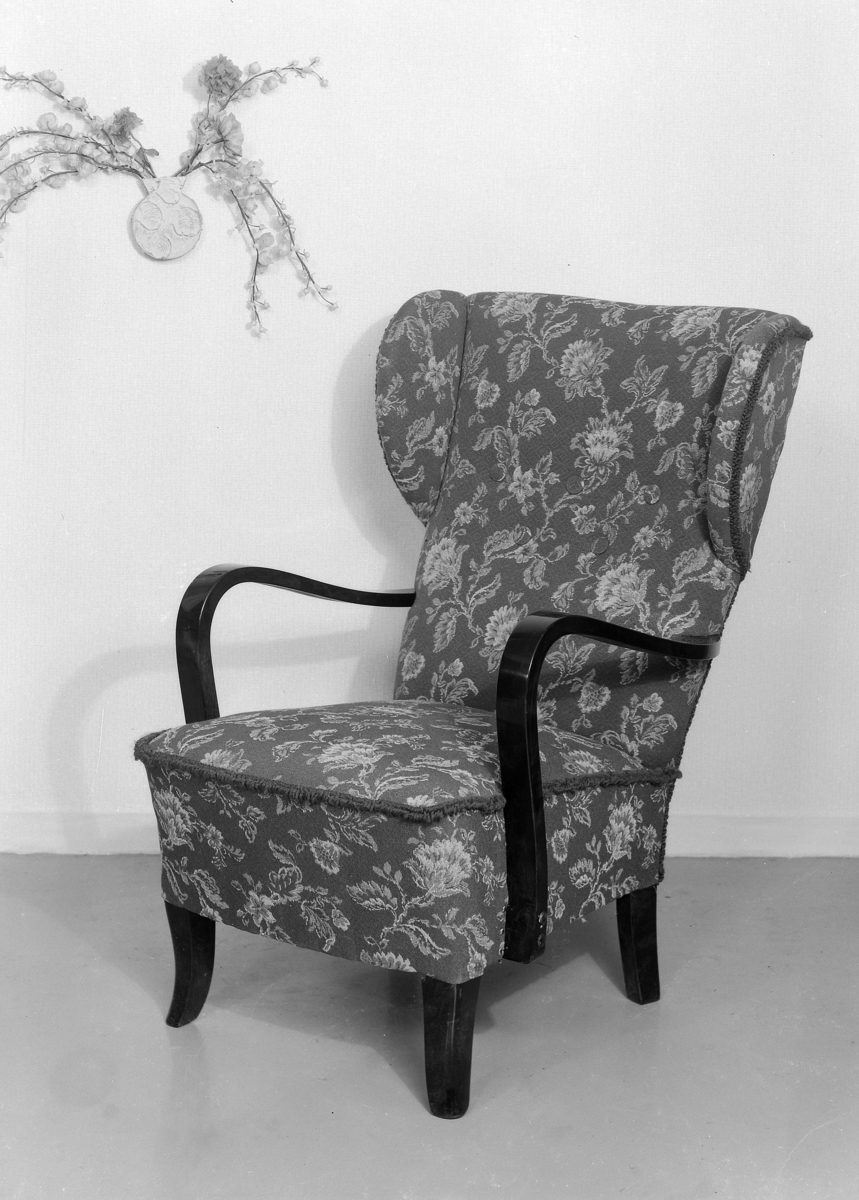 Lenestol. Ørelappstol. - Møbelmuseet / DigitaltMuseum