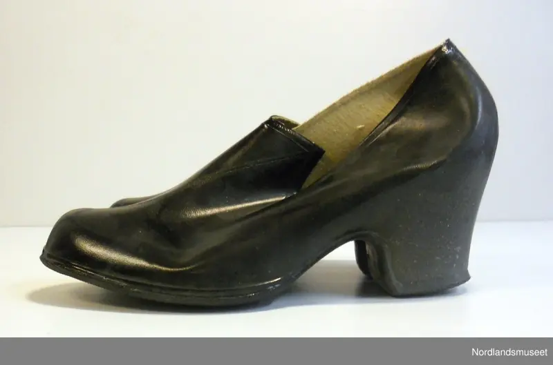 Kalosjer m/eske. - Nordlandsmuseet / DigitaltMuseum