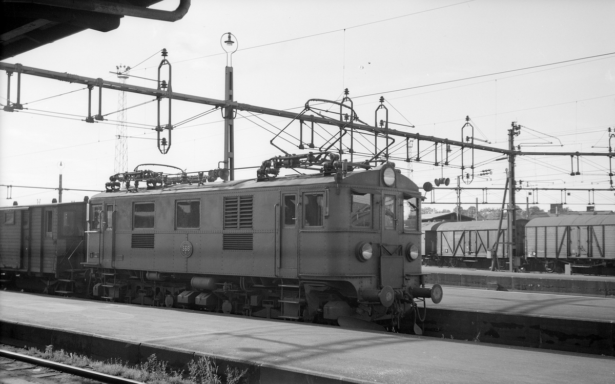 Statens Järnvägar, SJ Bs 568, ursprungligen Göteborg - Borås Järnväg ...