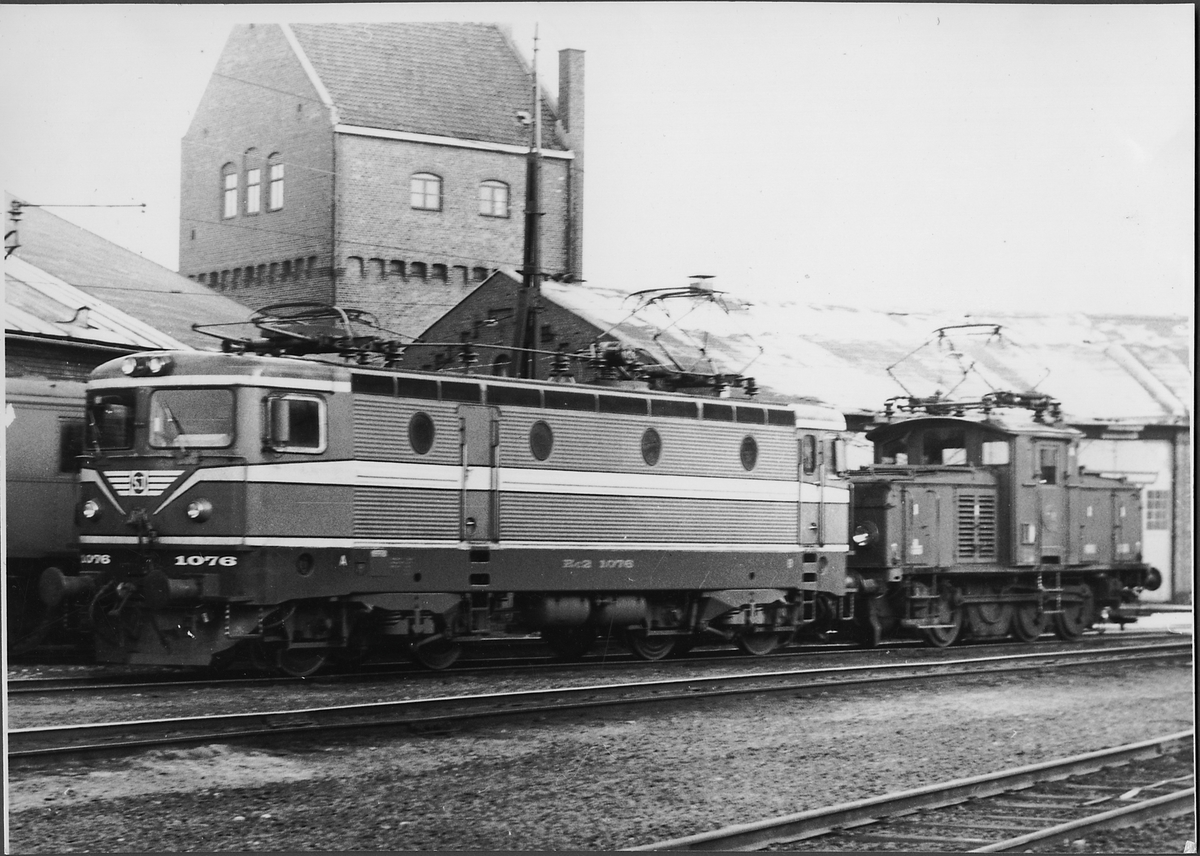 Statens Järnvägar, SJ Rc2 1076 och SJ Ub 710. - Järnvägsmuseet ...