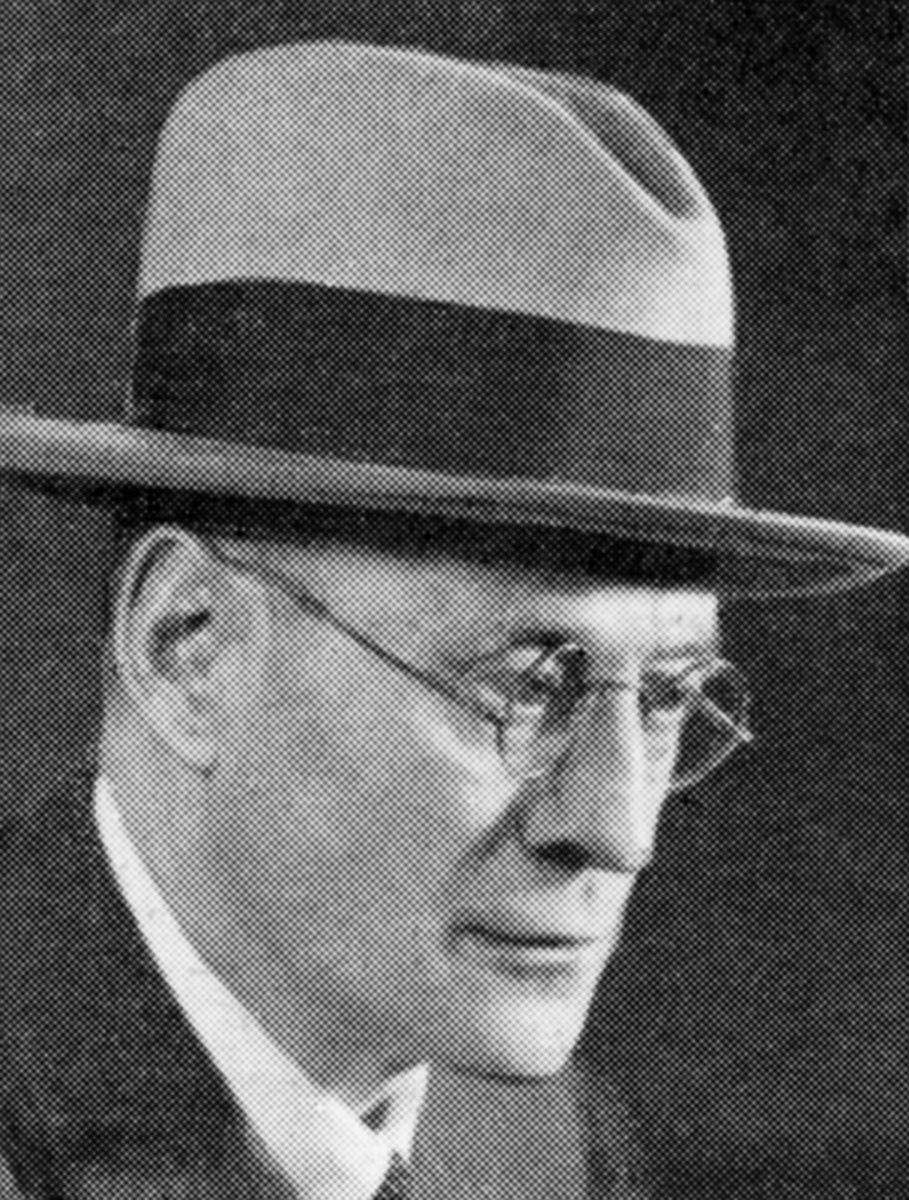 Portrett av forstmannen Olav Haug (1888-1963), reprodusert fra rastrert ...