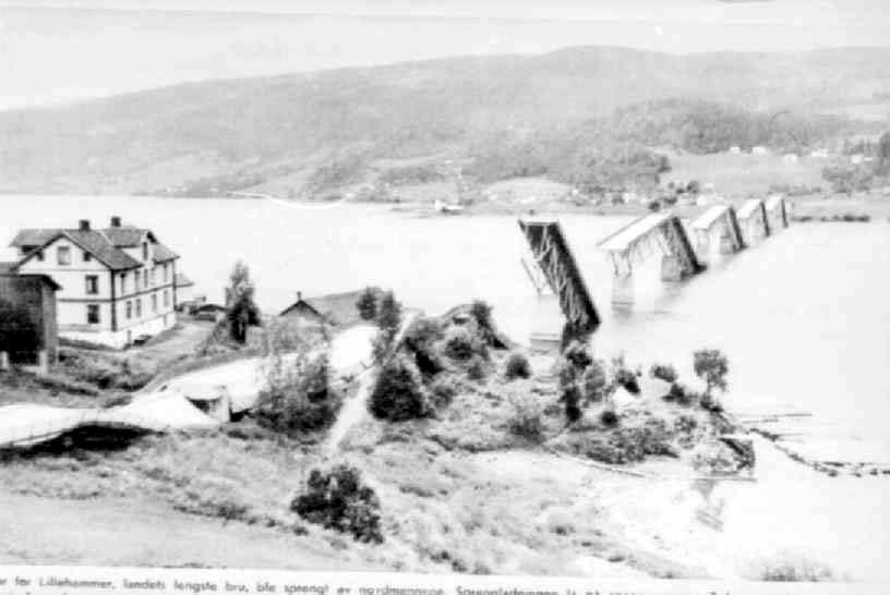 Repro: Vingnesbrua etter sprengning, sett fra bysiden. - Maihaugen ...