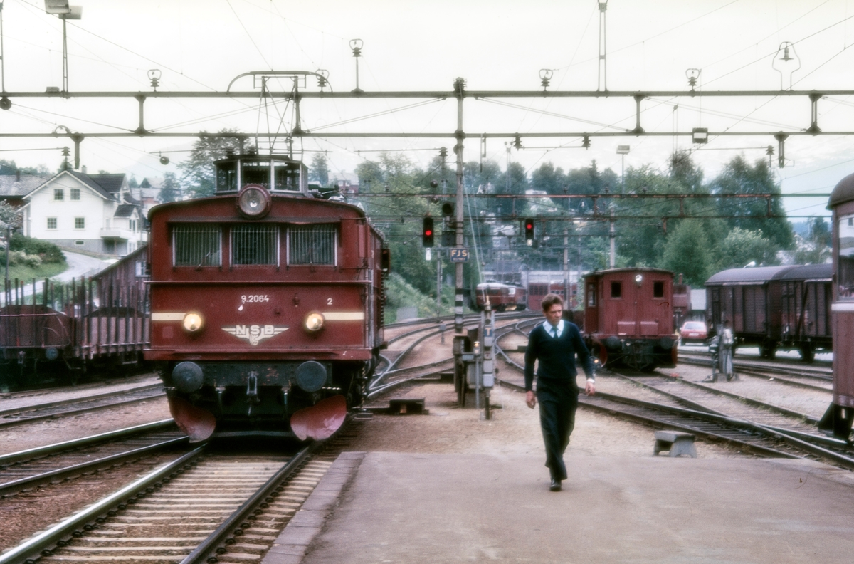 Elektrisk lokomotiv El 9 2064 på Voss stasjon - Museene i Akershus ...