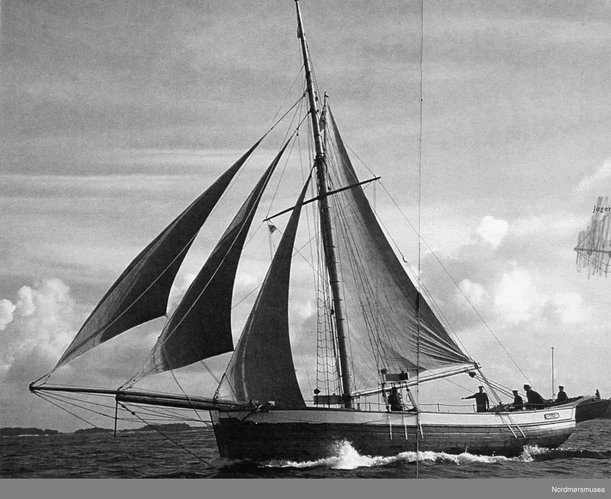 Anna af Sand: Jakt. Anna af Sand ble bygd i Hardanger i 1854, med ...