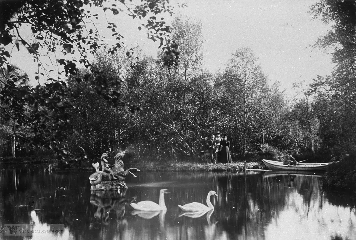 Villa Retiro, Retiro. .Svanedammen "Atlanterhavet" hadde levende svaner ...