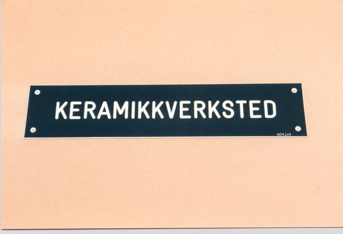 Skilt - Sverresborg Trøndelag Folkemuseum / DigitaltMuseum