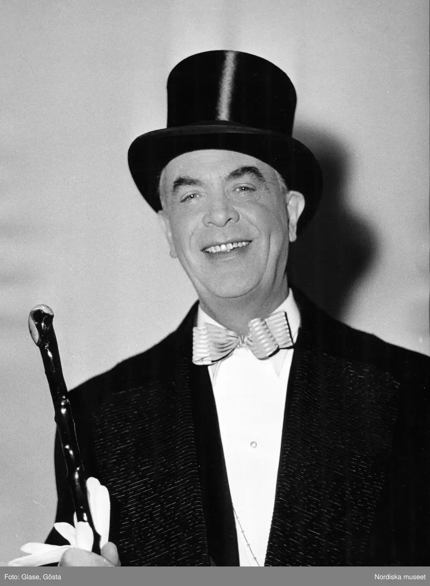 Revyförfattaren, skådespelaren och teaterdirektören Karl Gerhard (1891 ...