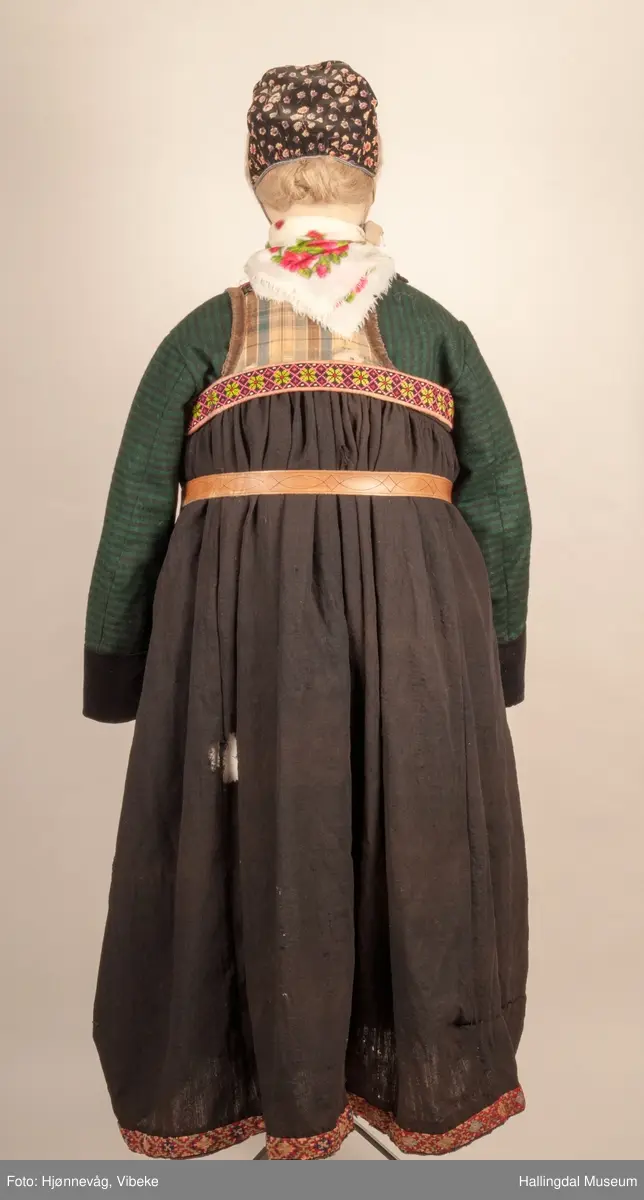 Bunad - Hallingdal Museum / DigitaltMuseum