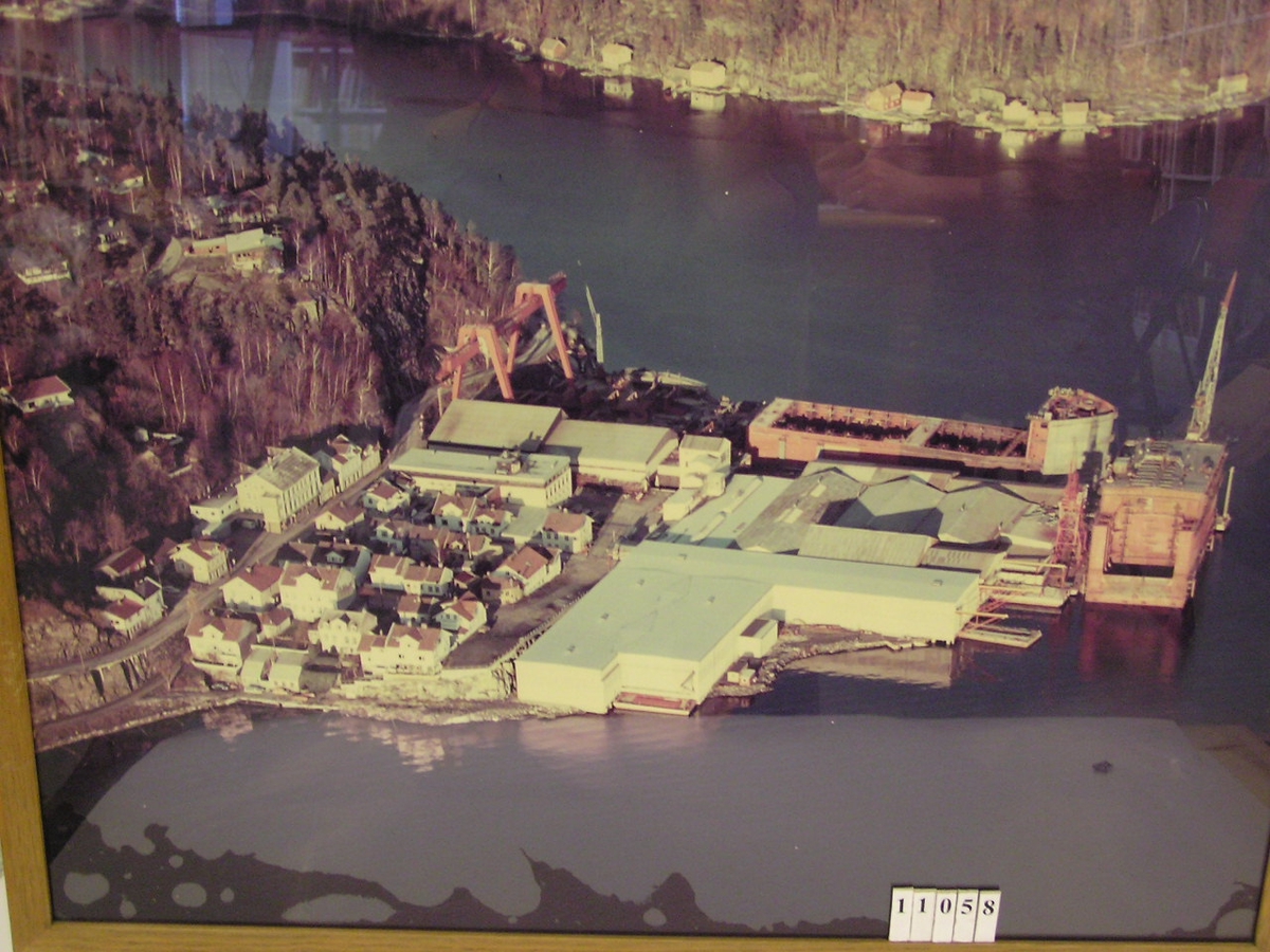 Tangen Verft etter at utbygging på 70-tallet er forgått(?) og at TV ...