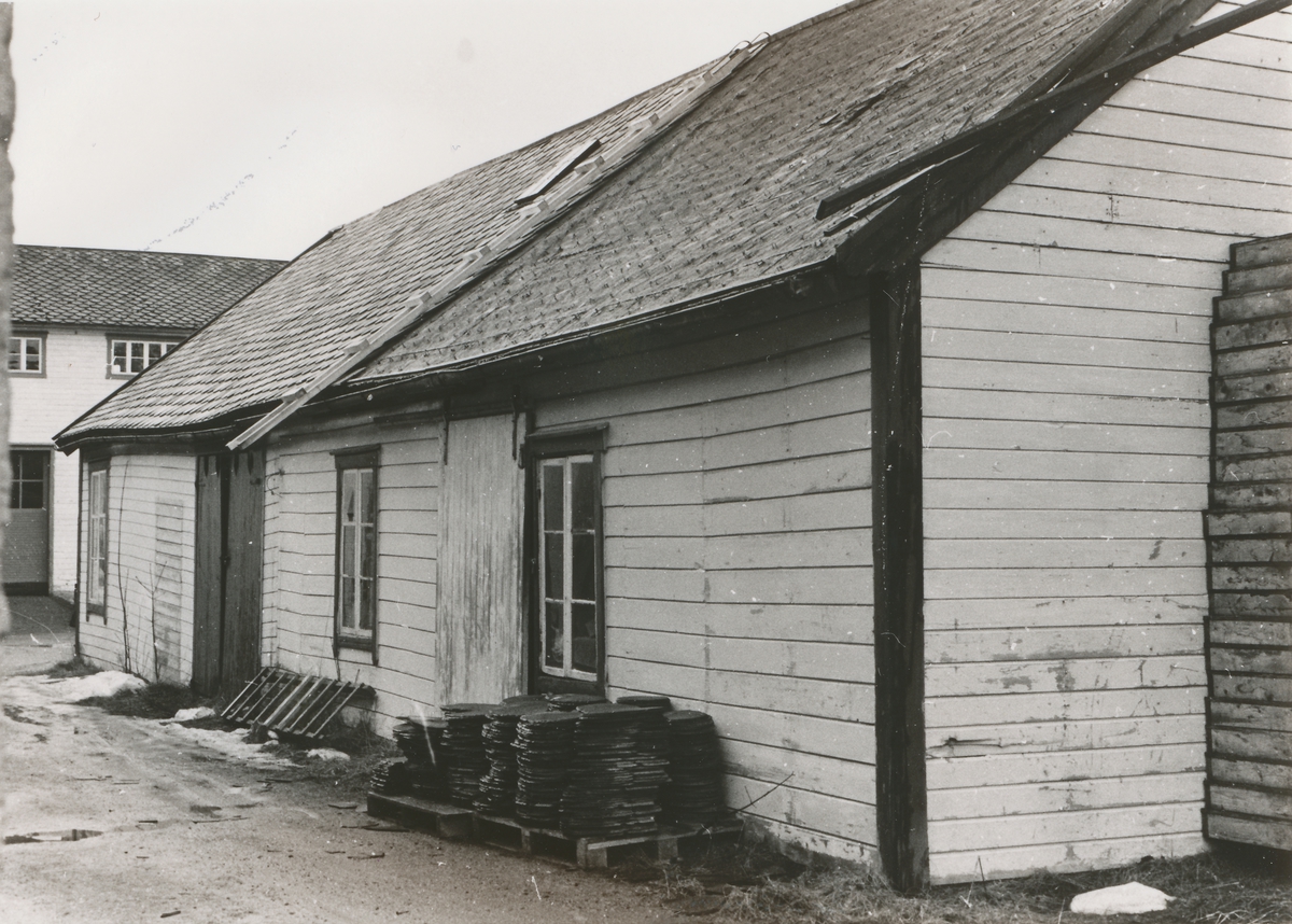 Lagerbygning som tidligere var stall, den eldste bygningen ved ...