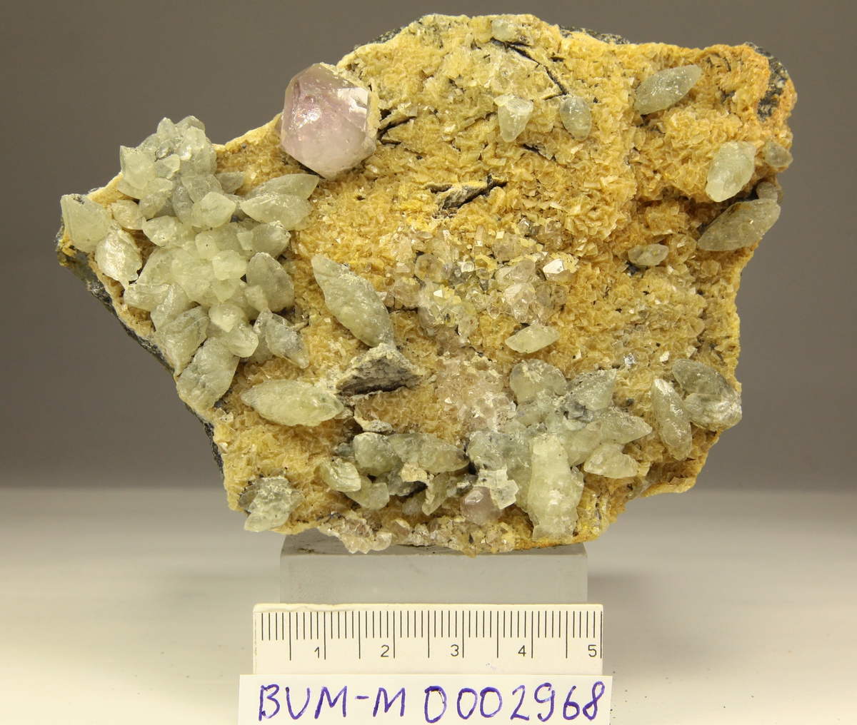 Mineral - Norsk Bergverksmuseum / DigitaltMuseum