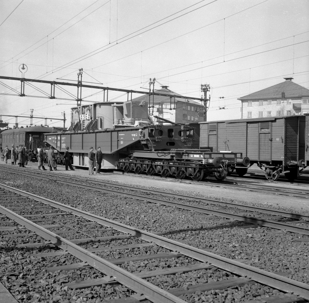 Stor transformator vid södra stationen. 27 maj 1955 - Örebro läns ...