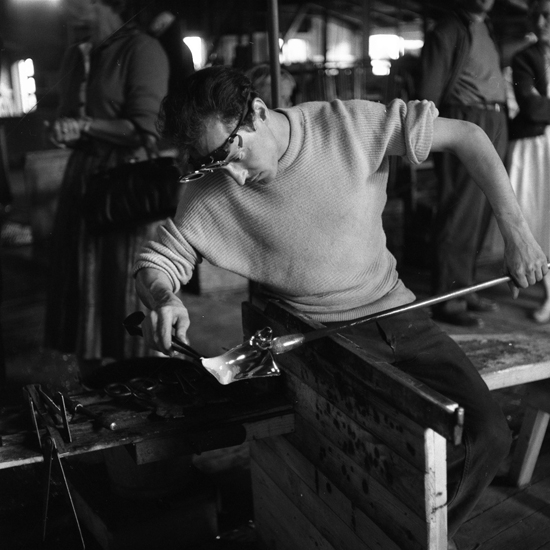 Germano Padoan, italiensk glasblåsare, Reijmyre glasbruk, 1957 ...