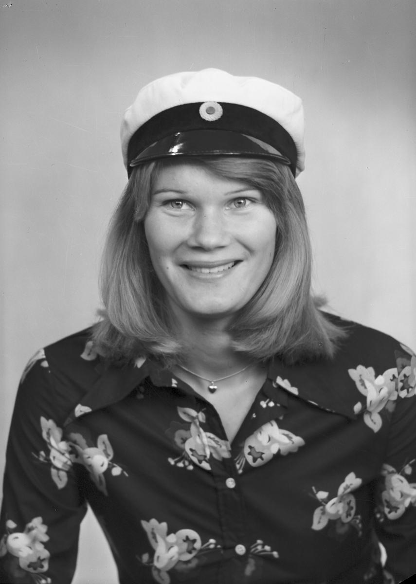 Agneta Walman, Åbyggeby. Den 15 juni 1974 - Länsmuseet Gävleborg ...