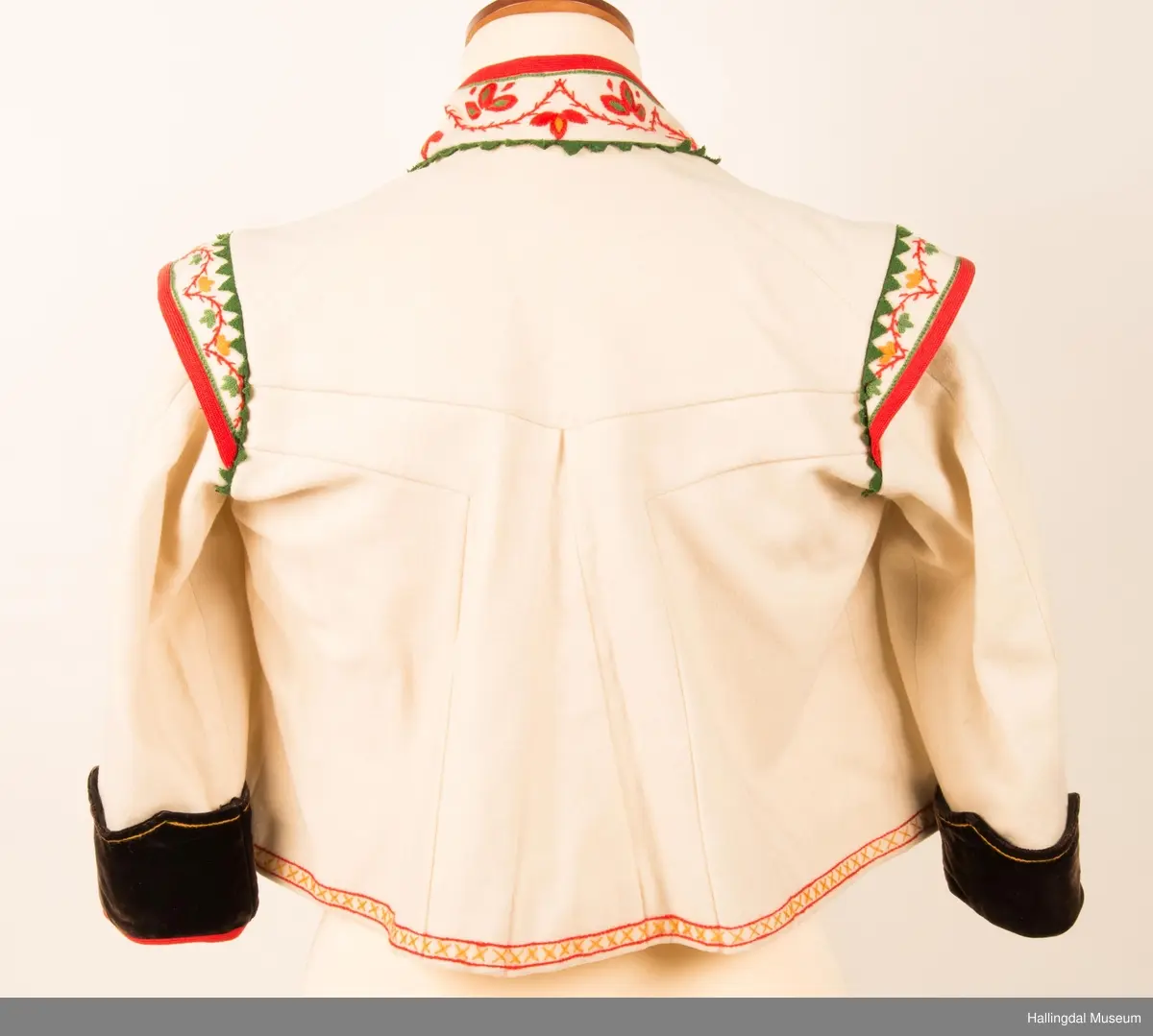hallingbunad - Hallingdal Museum / DigitaltMuseum