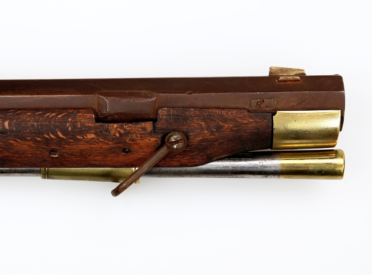 Gevær - rifle - Anno Glomdalsmuseet / DigitaltMuseum