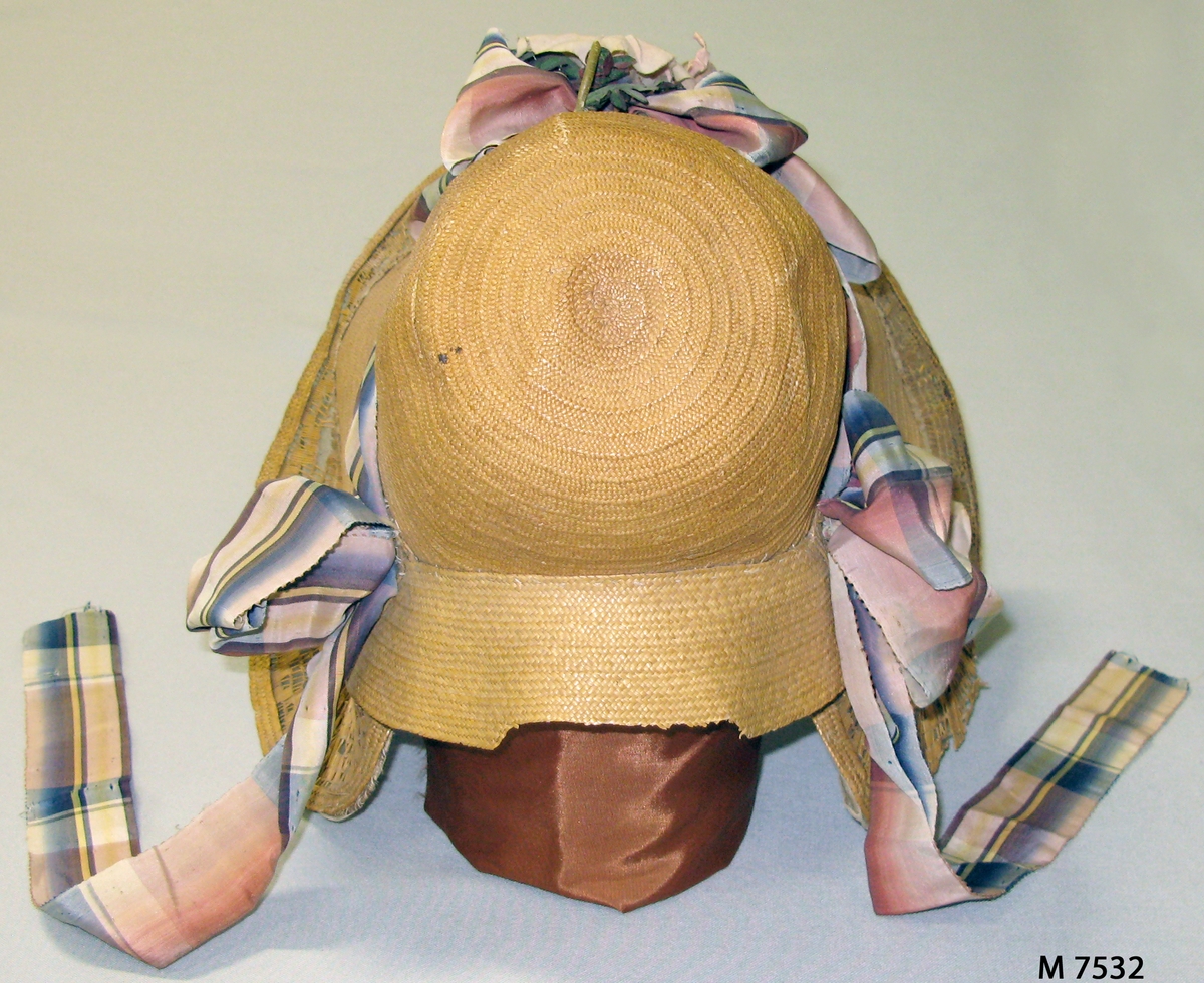 Stråhatt - Kulturparken Småland / Smålands museum / DigitaltMuseum