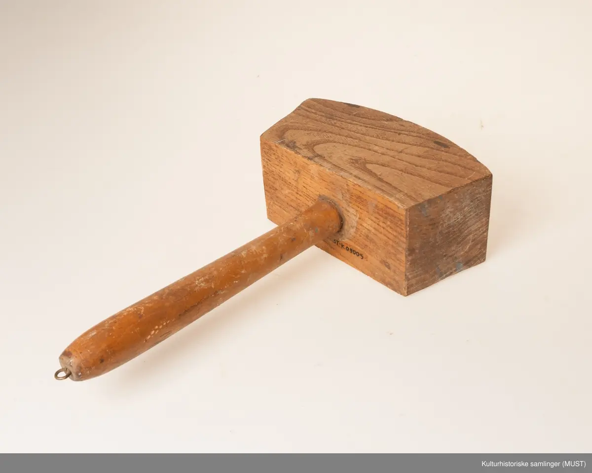 Klubbe - Kulturhistoriske samlinger (MUST) / DigitaltMuseum