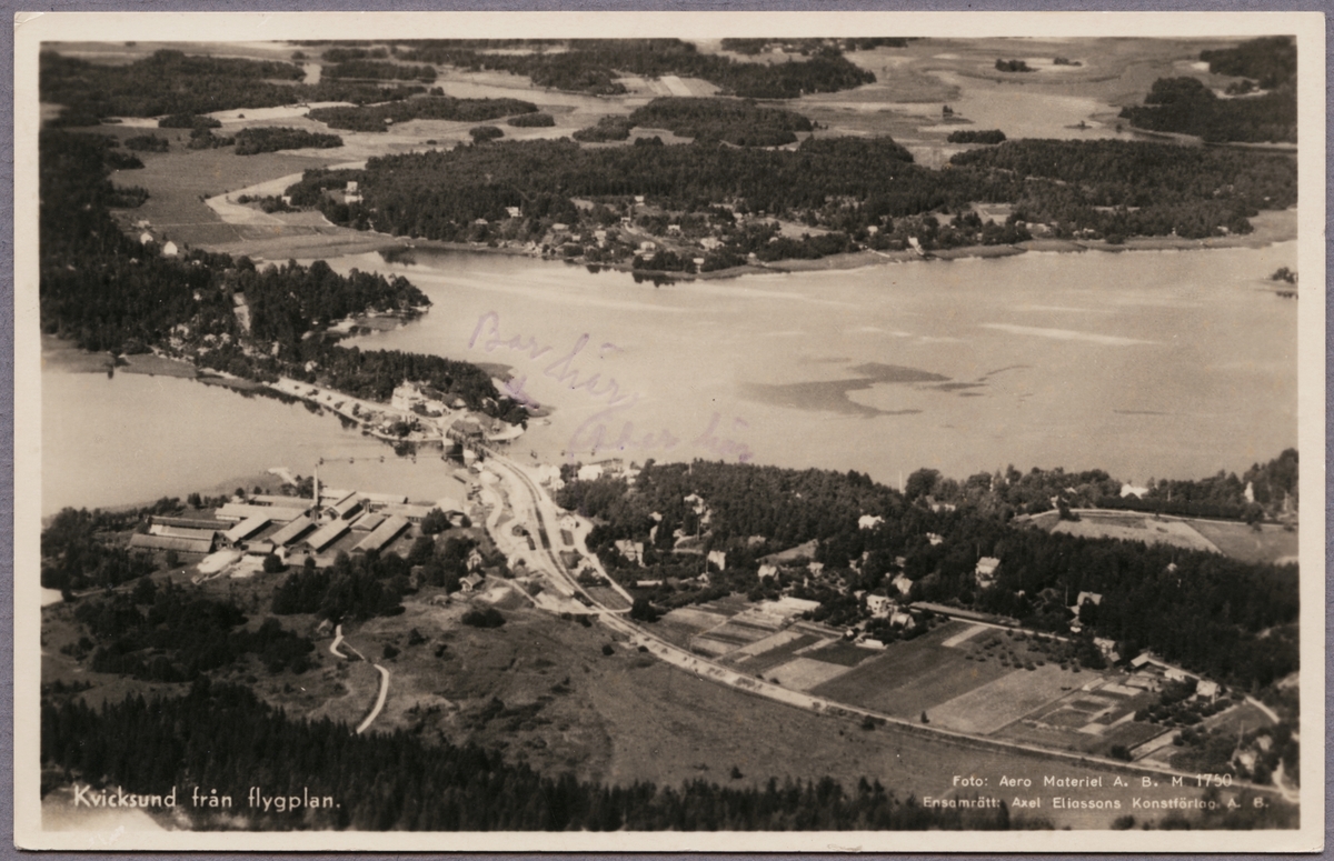 Flygplansvy över Kvicksund. - Järnvägsmuseet / DigitaltMuseum