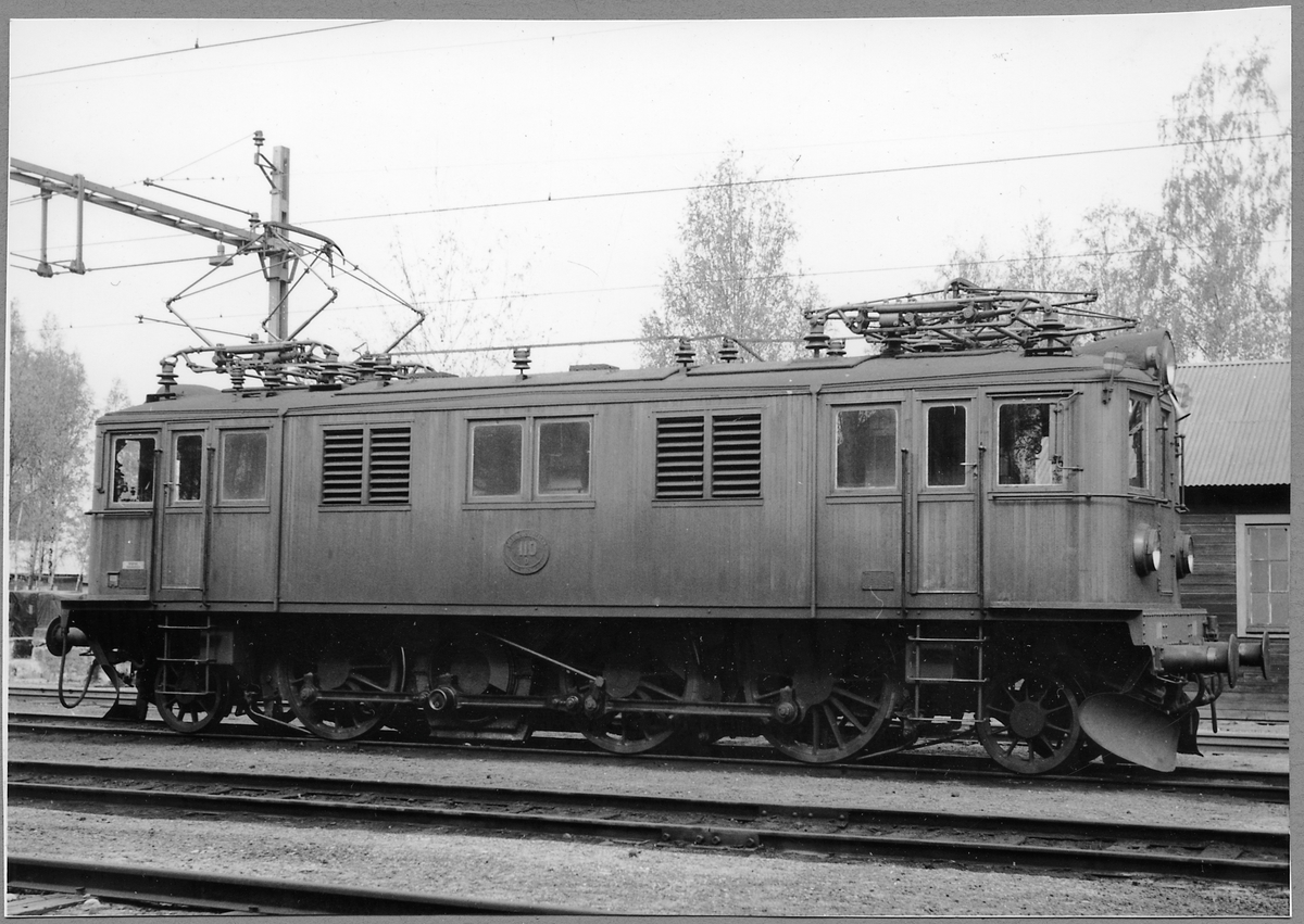 Statens Järnvägar, SJ Du 110. - Järnvägsmuseet / DigitaltMuseum