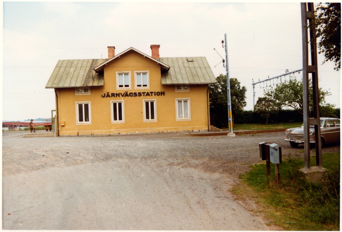 Stora Tuna station omkring år 1972. - Järnvägsmuseet / DigitaltMuseum