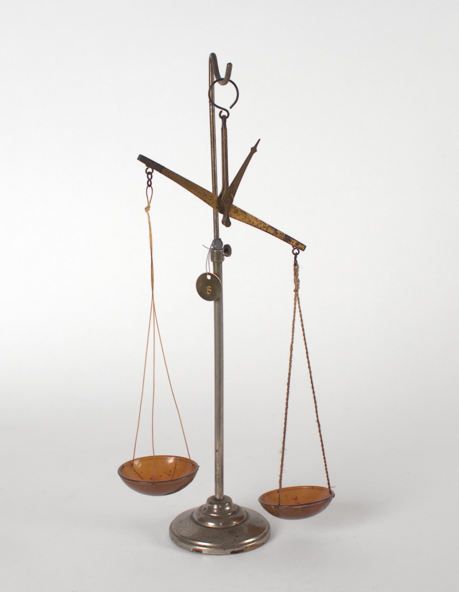 Vekt - Justismuseet / DigitaltMuseum