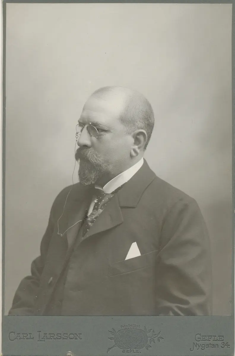 John Rettig, ägare av Rettigs tobaksfabrik i Gävle. Gift med Antonie ...