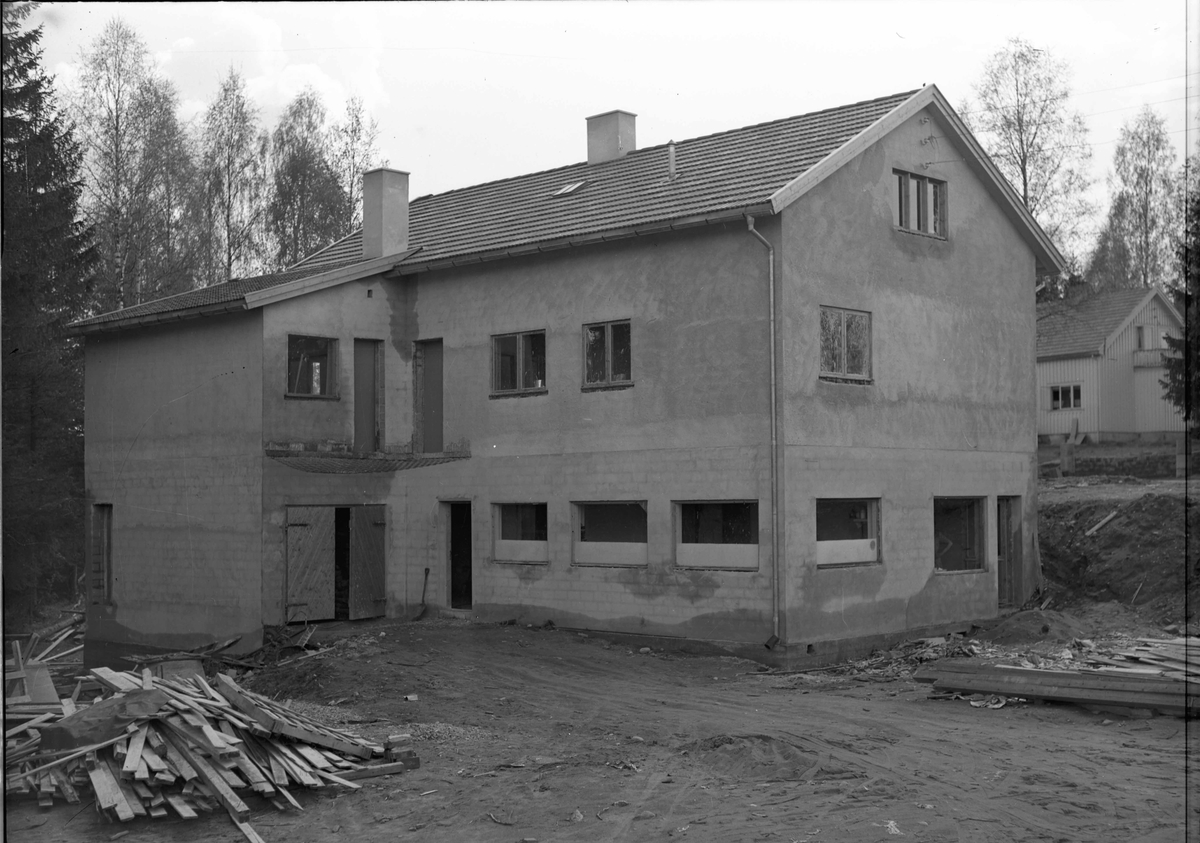 Hus under bygging. - Museene i Akershus / DigitaltMuseum Hus under bygging. - Museene i Akershus / DigitaltMuseum
