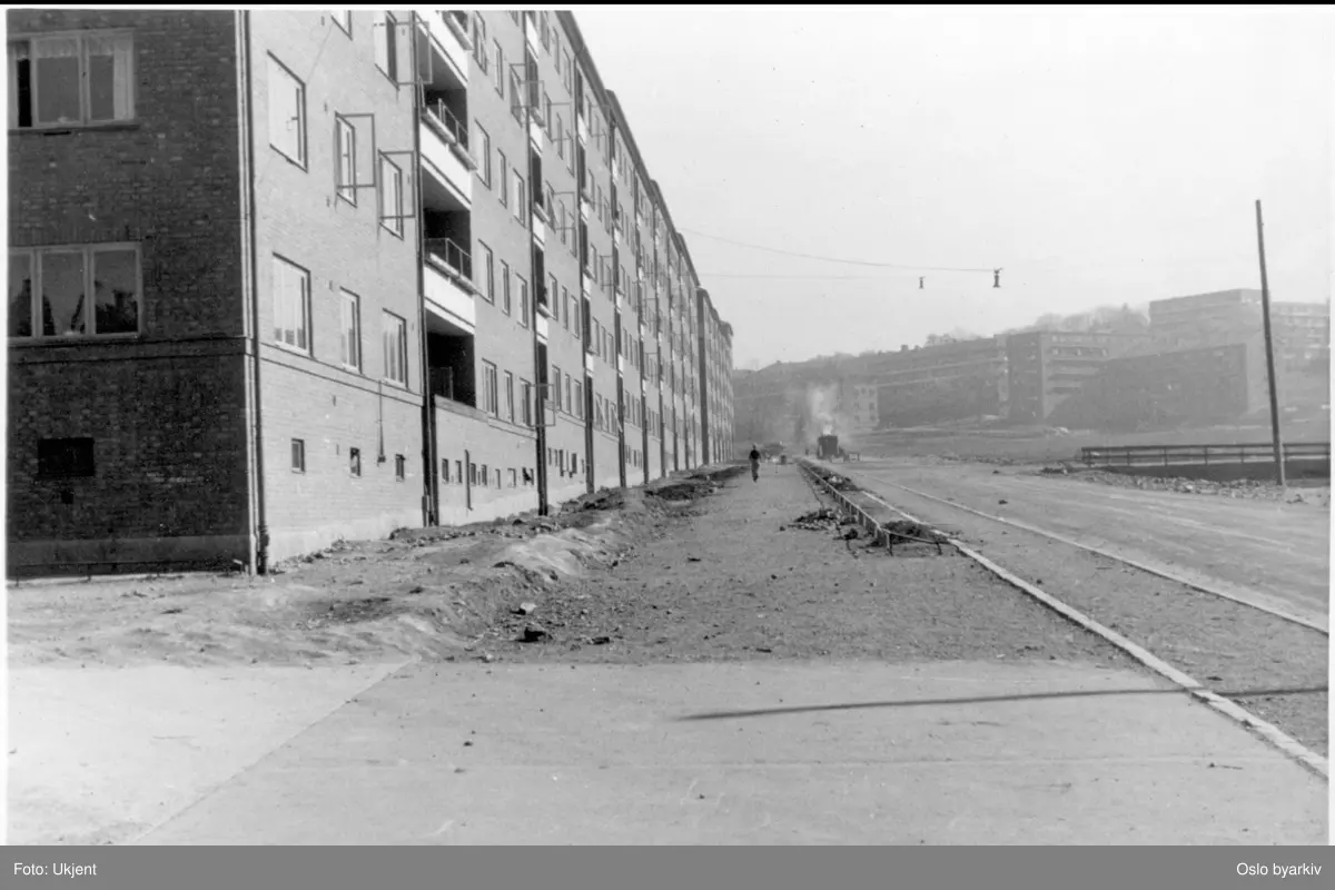 Sarsgaten oppover. Til venstre Engelsborg eller "Borettslaget" til ...