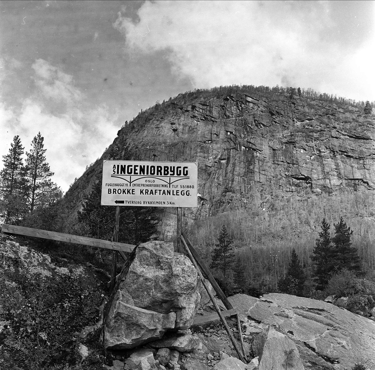 Valle, Aust-Agder, 30.05.1963. Brokke kraftanlegg. Skilt ...
