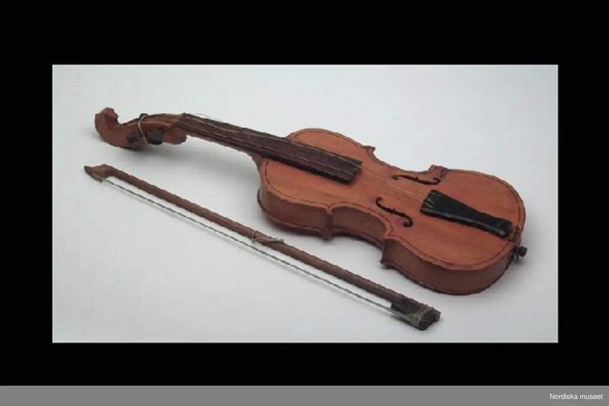 Fiol - Nordiska museet / DigitaltMuseum