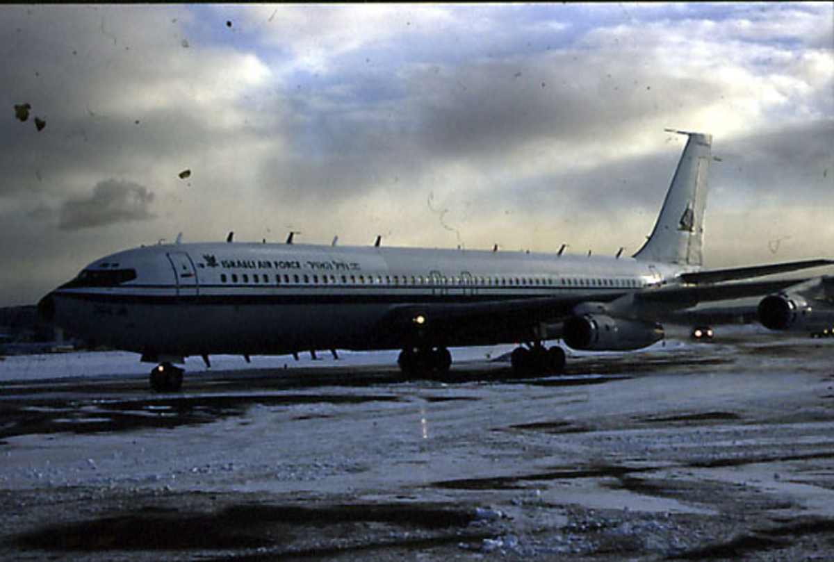 Lufthavn. 1 fly på bakken, 264 Boeing 707 - 300 fra Israel Air Force ...