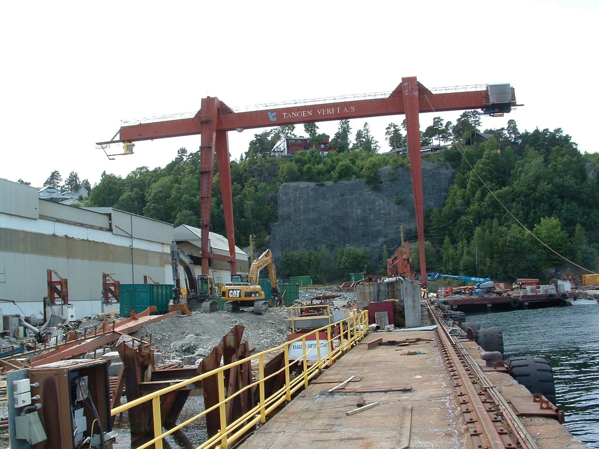 Krana på Tangen verft ble sprengt i lufta og markerte slutten på epoken ...