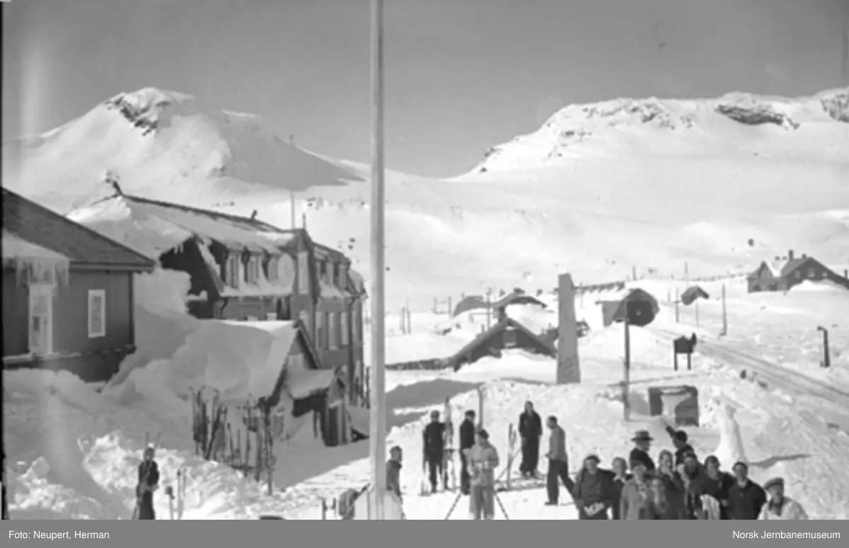Vinterbilde fra Finse stasjon - Norsk Jernbanemuseum / DigitaltMuseum