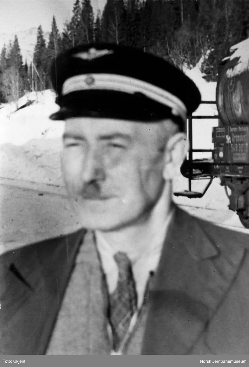 Personalbilder fra Mo i Rana stasjon : banemester Solem (Finneidfjord ...